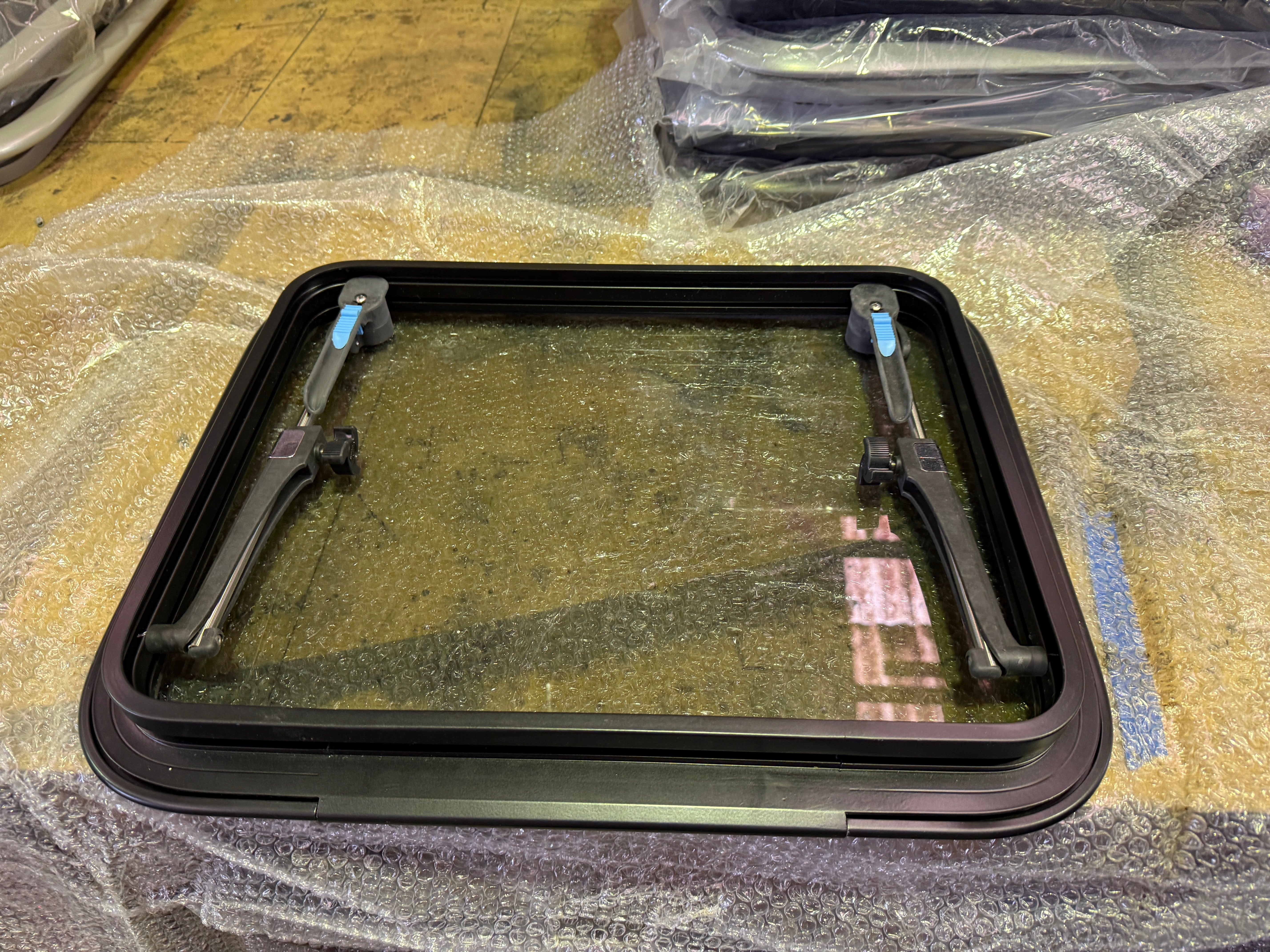 Fyran Marine Hatch 405 x 515mm – Sandbrooks